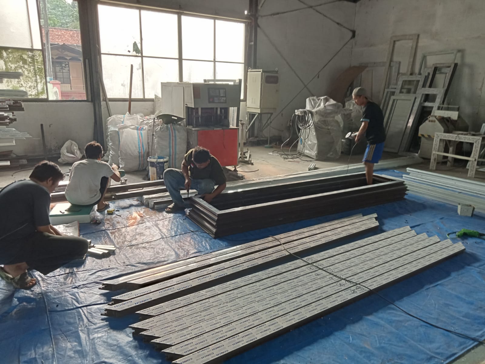 Jendela Swing Upvc - Tsg Upvc